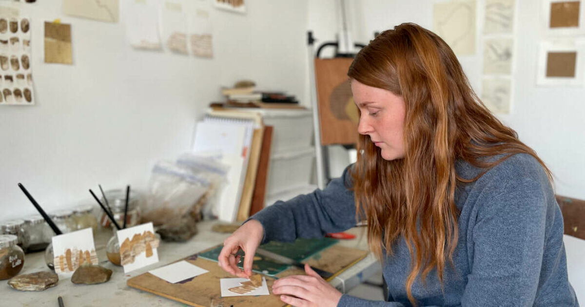 Walkie Talkie with Chloe Winder | Oriel Davies Gallery