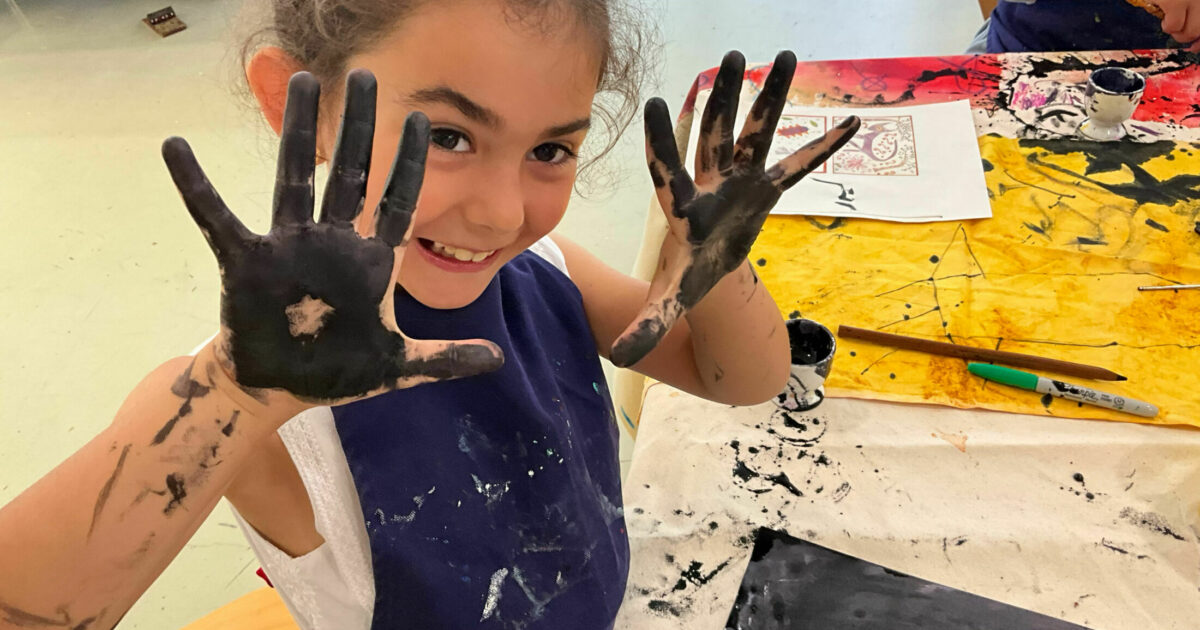 Hand in Hand | Oriel Davies Gallery